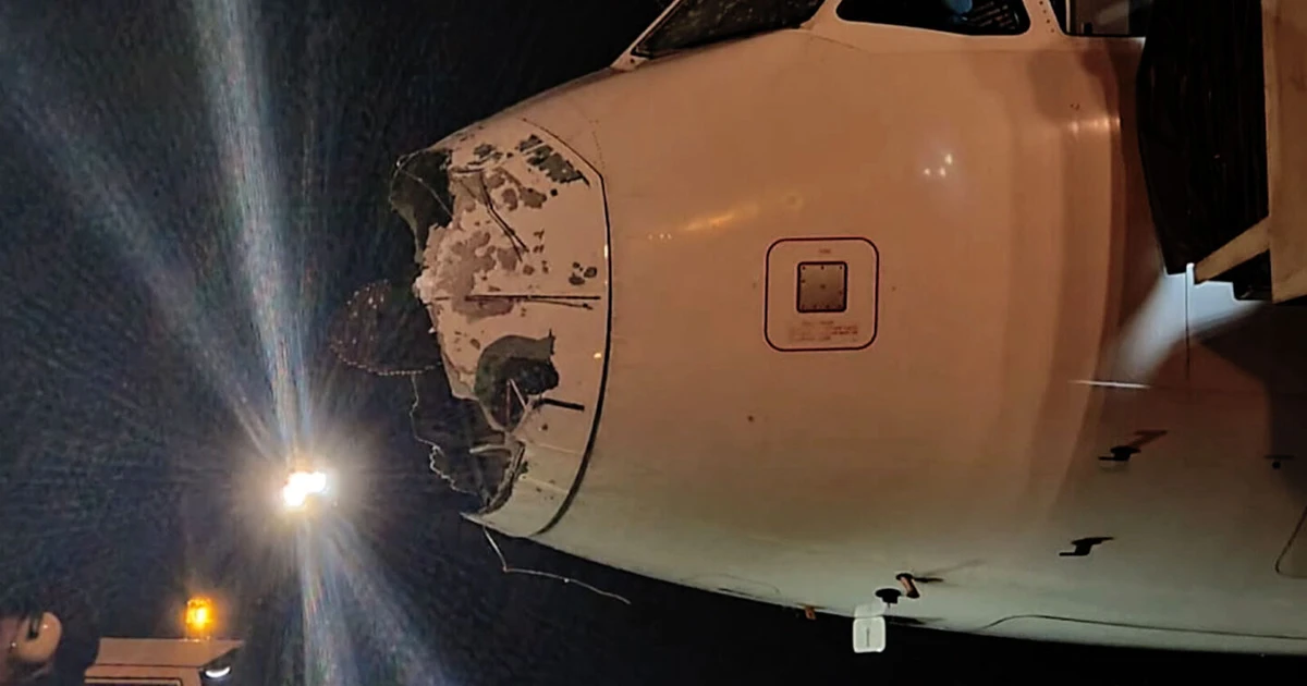 Severe Weather Forced A Damaged Plane For An Emergency Landing At ...