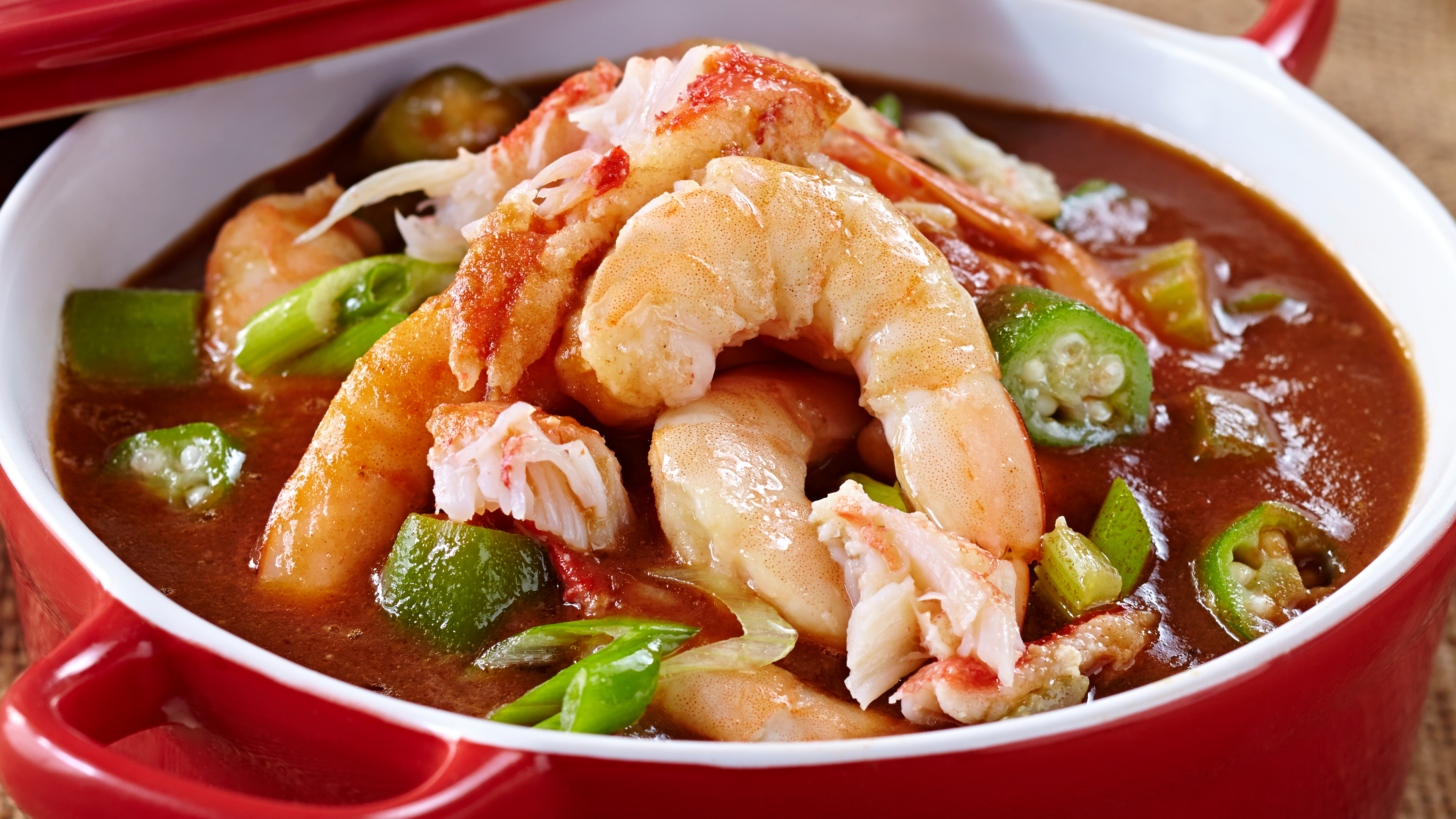 What Is Louisiana Famous For? 28 Iconic Traditions & Attractions